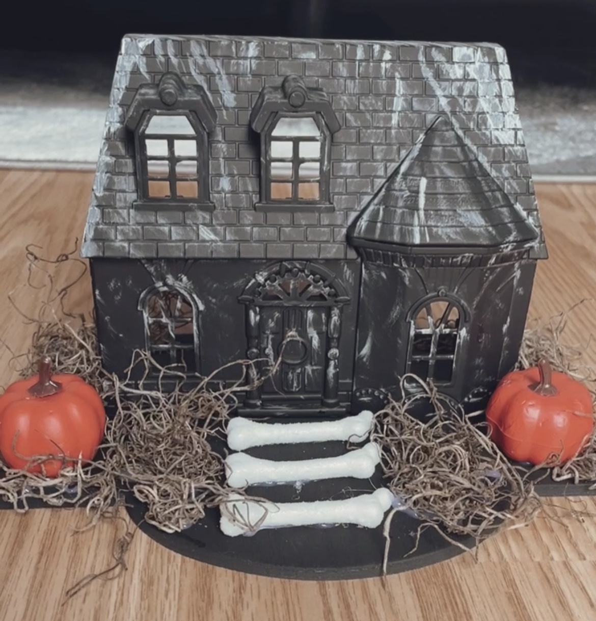 DIY Haunted House – Mamma & Moore ♥︎
